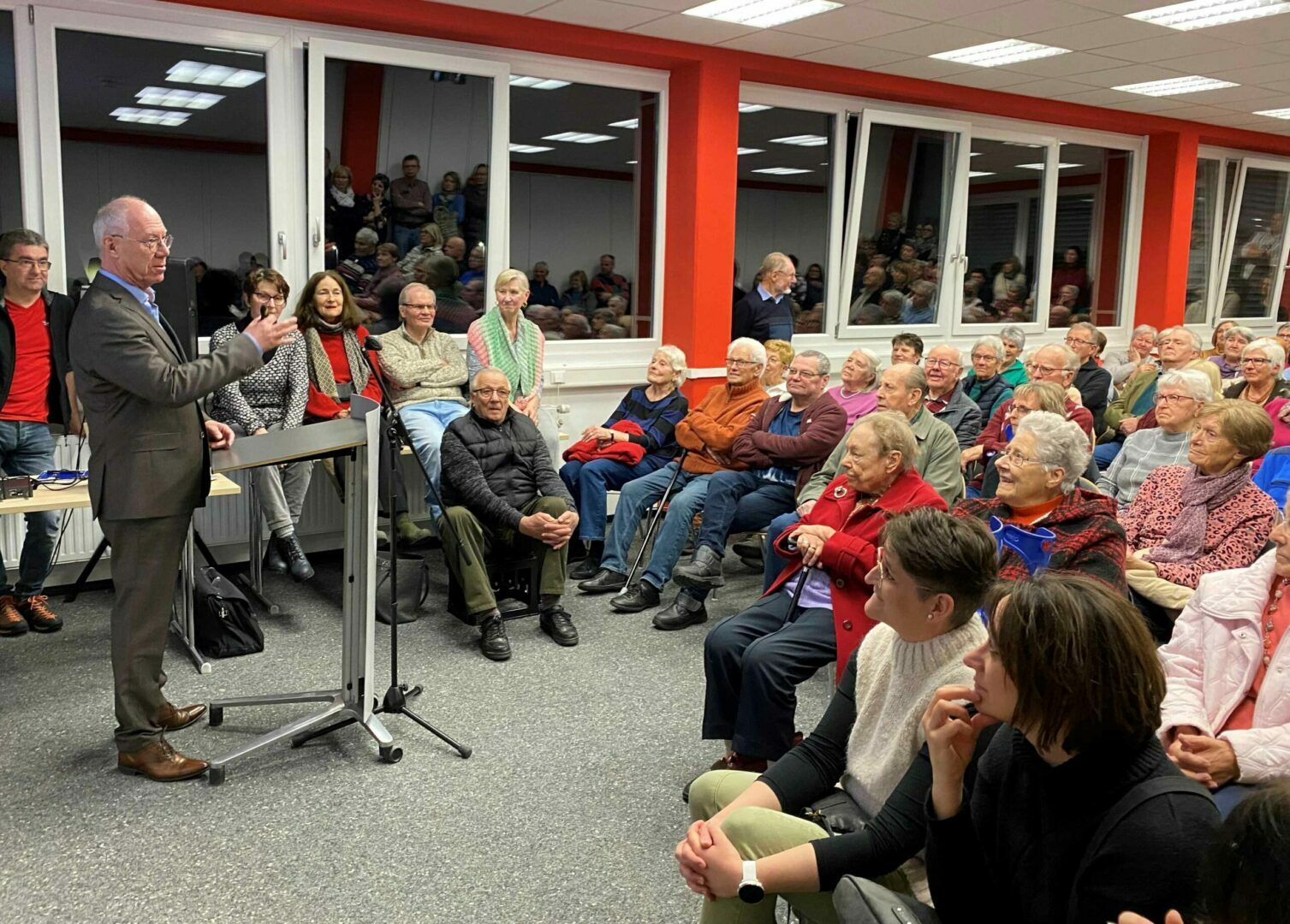 LebenPlus in Hettingen - volles Haus beim Infoabend — BeneVit